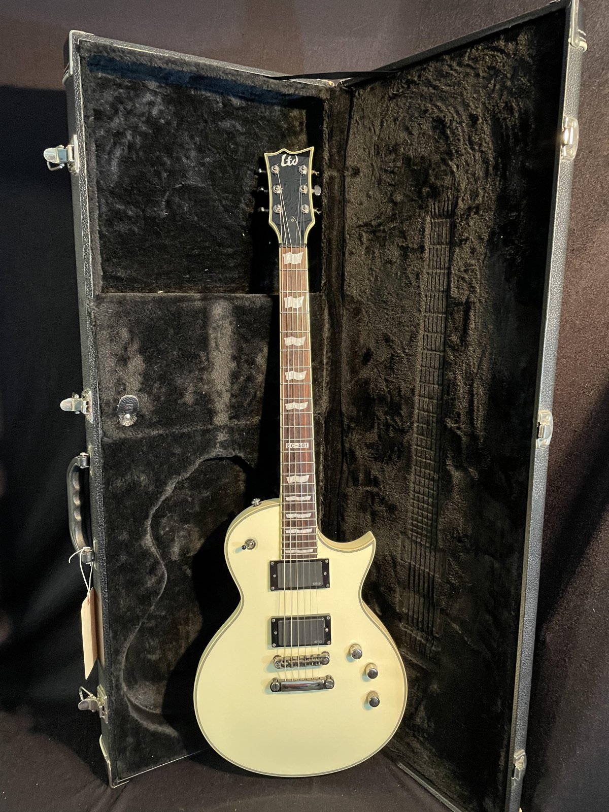 USED 2010 LTD EC-401 White