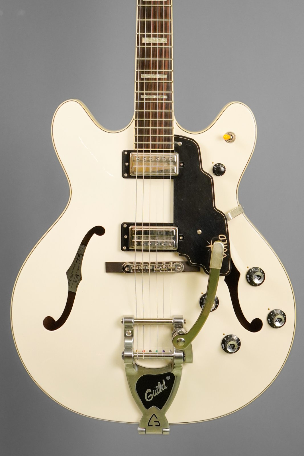 2018 Guild Starfire V Snowcrest White
