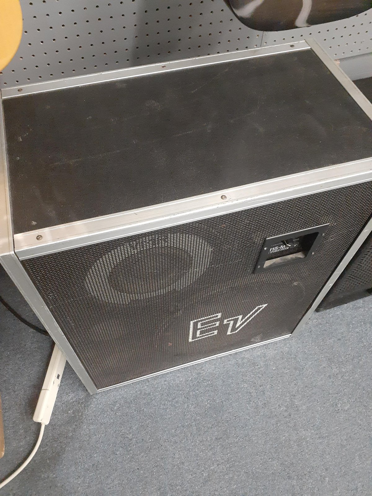 Ev B115 M Bass Cabinet | Cabinets Matttroy
