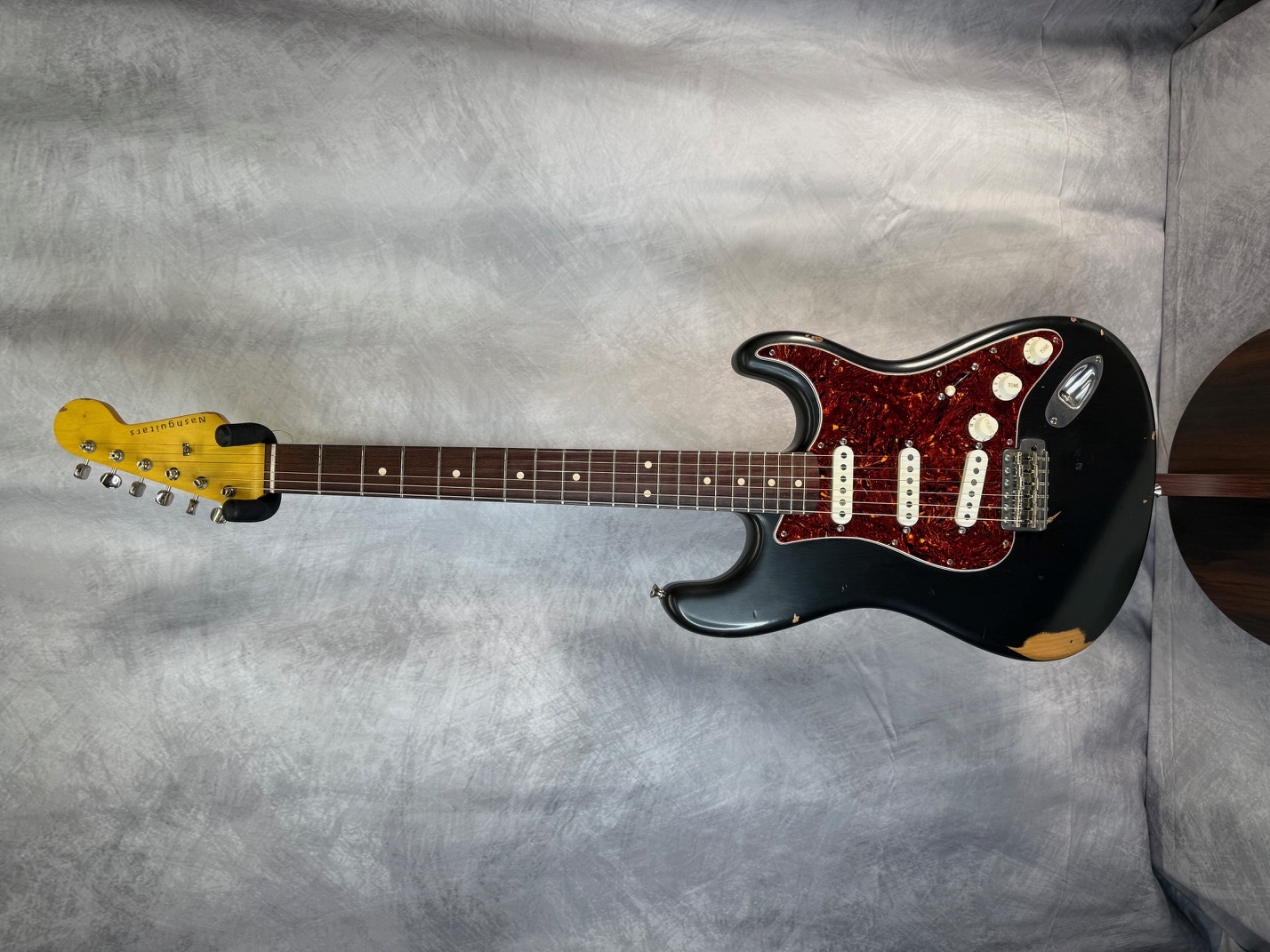 Nash Guitars S-63, Medium Aging, Black