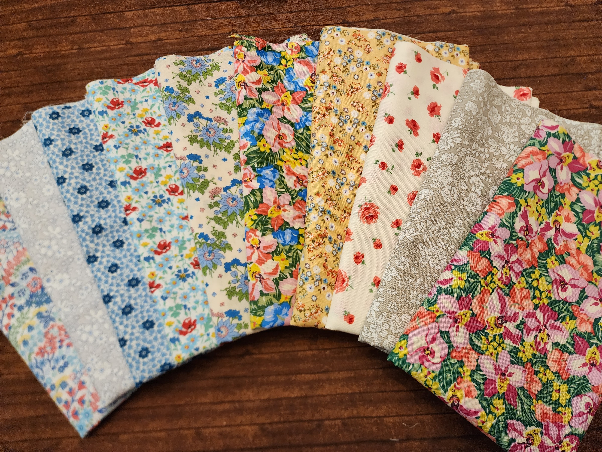 Small Florals by LIBERTY fabrics - 10 piece Half Yard Bundle Pack ...