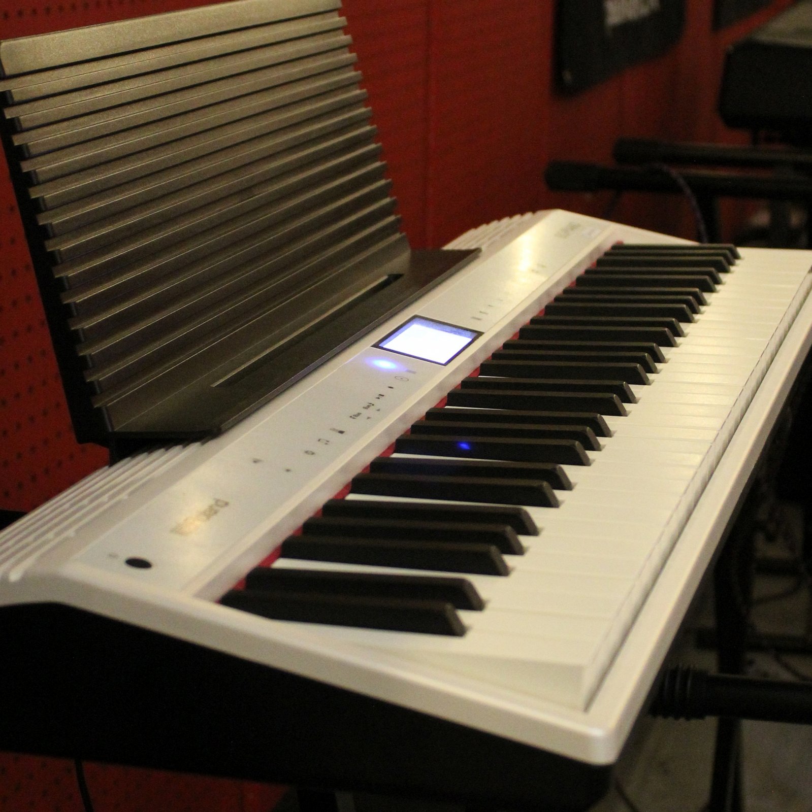 Keyboards And Pianos keyboards-and-pianos