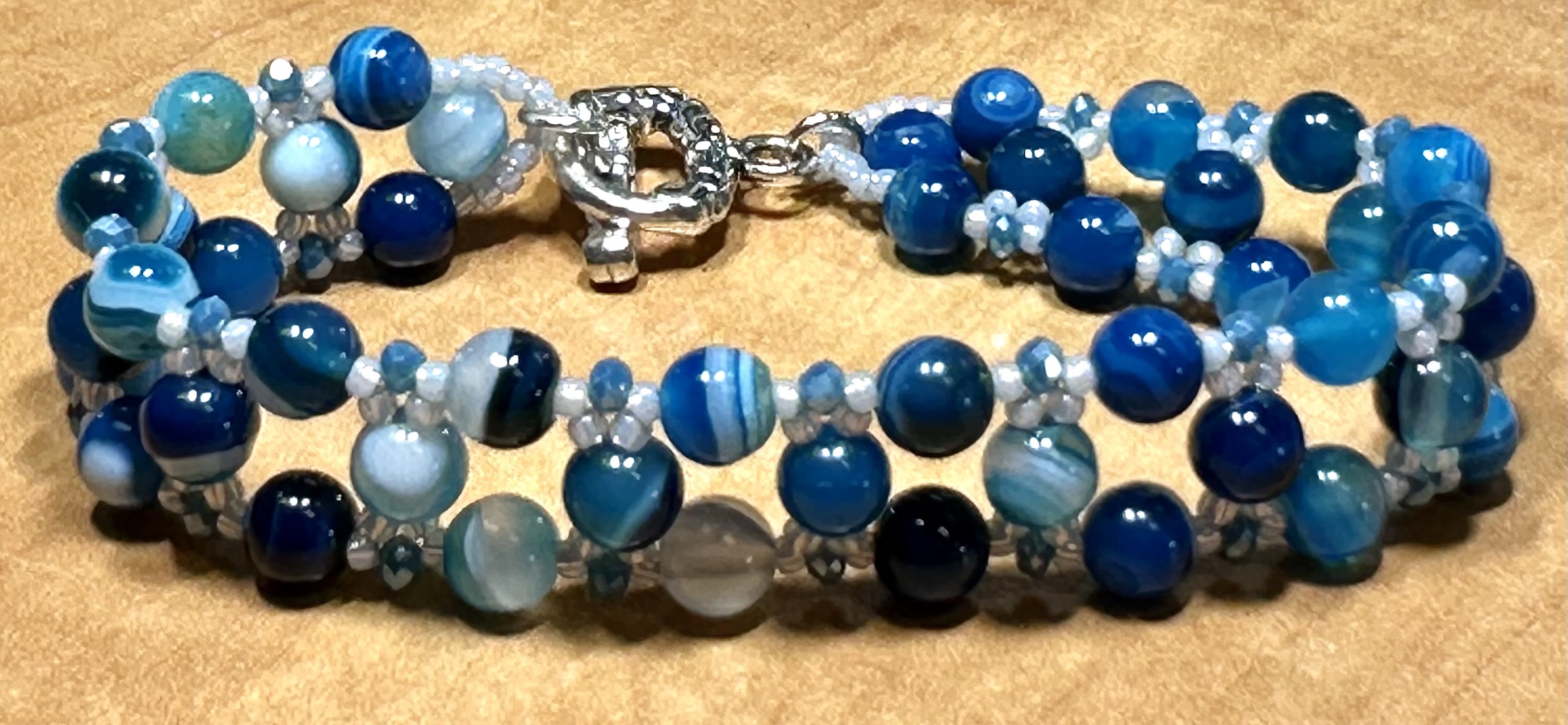 Amy teaching 4 Square Bracelet!