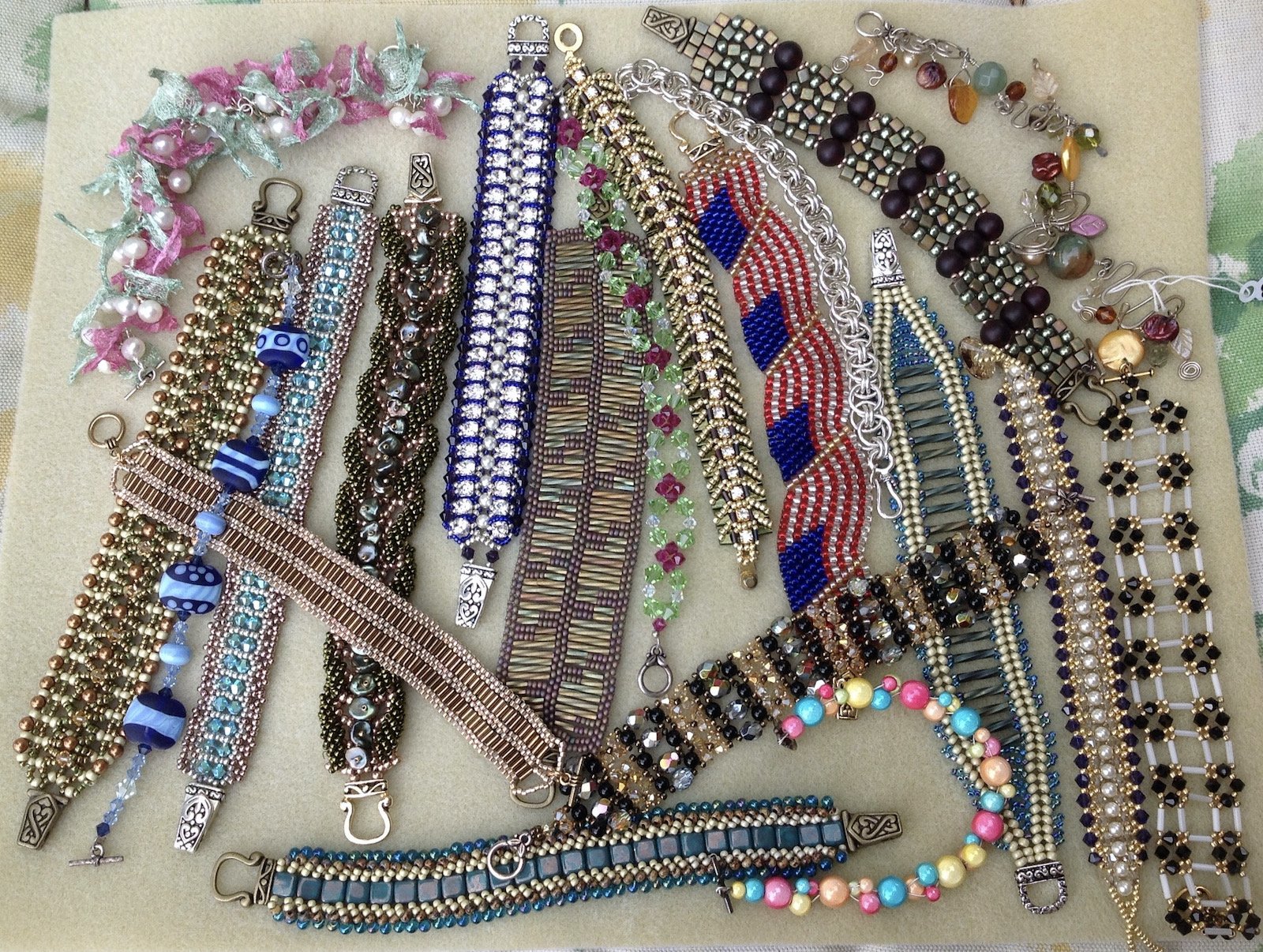 Memorial Day Weekend Beading at the Big Table Event!!