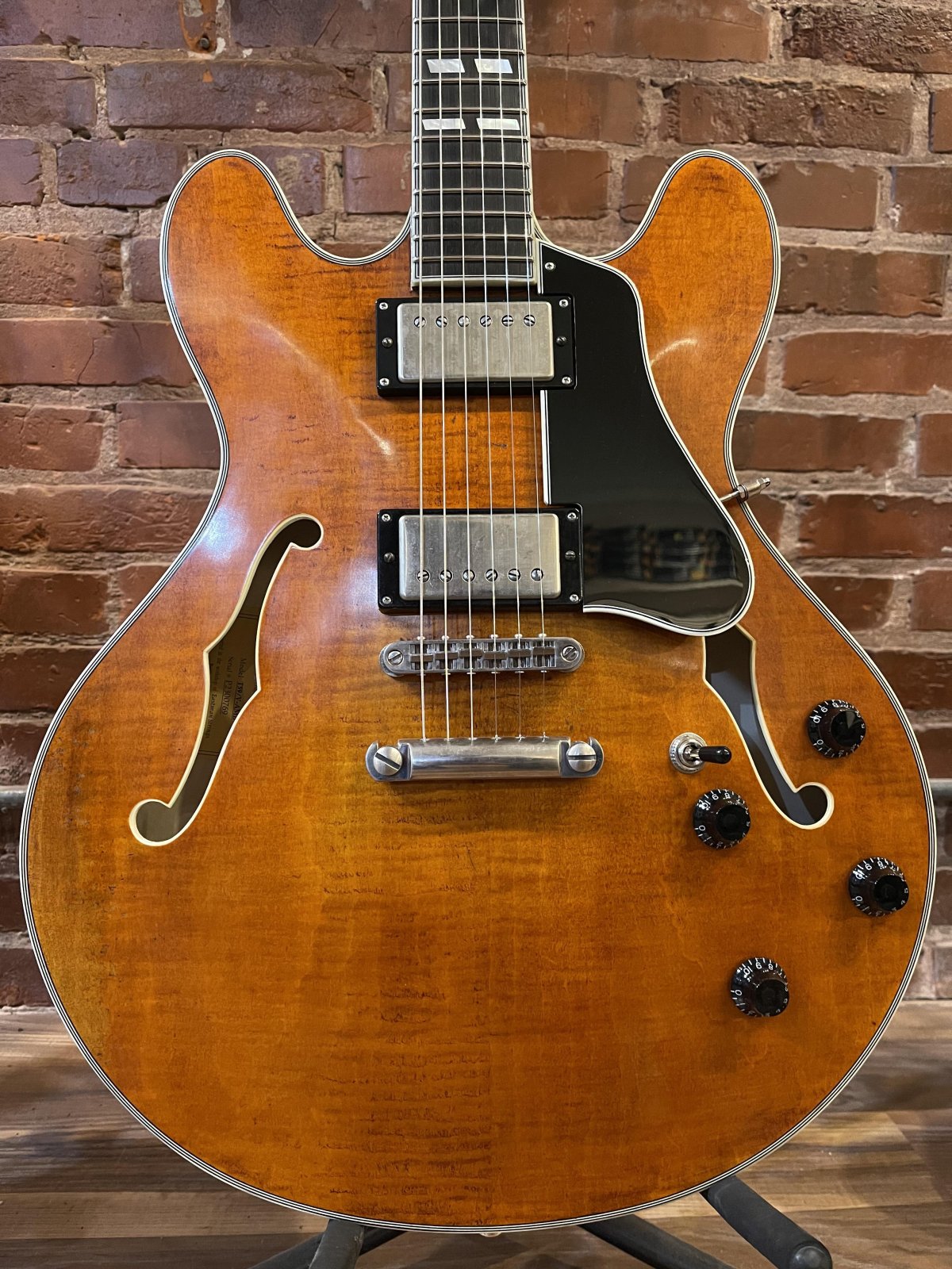 Eastman T59/V-AMB Hollow Thinline with Case
