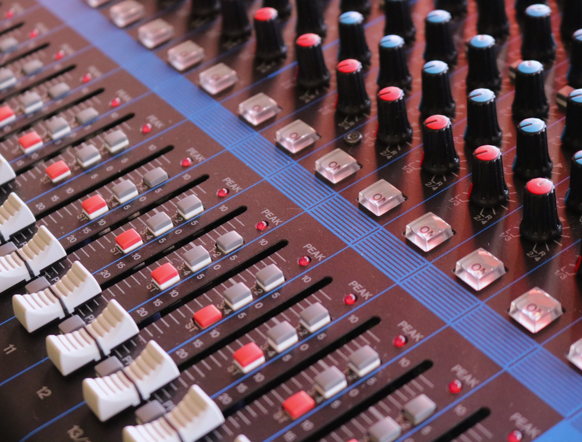 Yamaha MG20 20-channel Analog Mixer - 086792991566