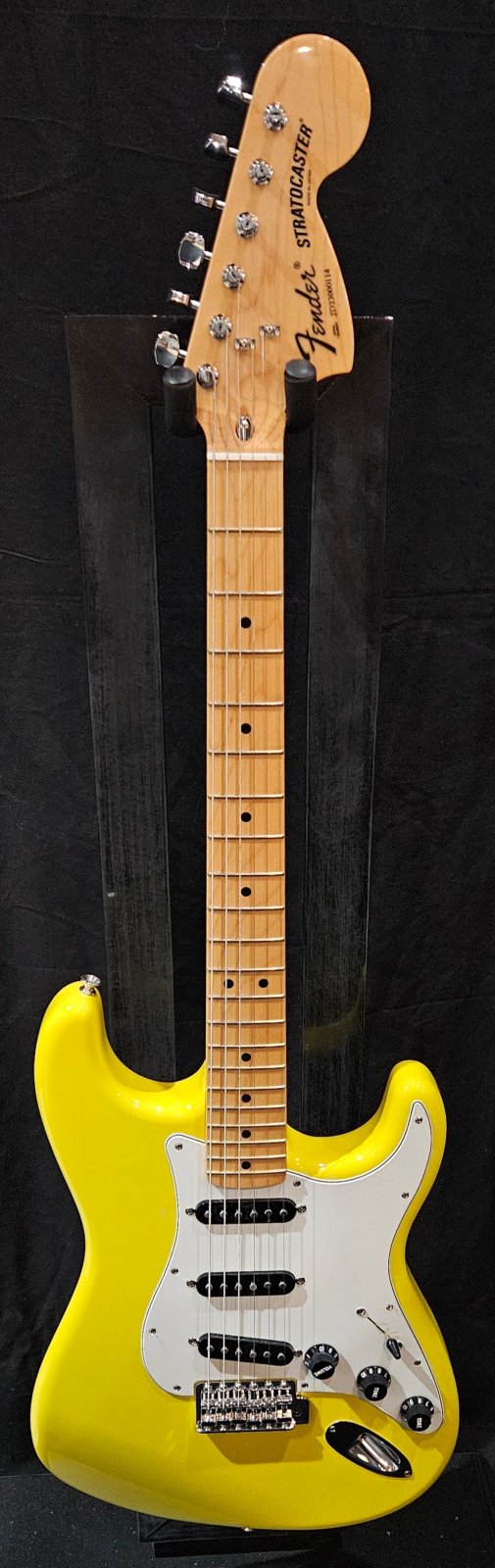 Fender Made in Japan Limited International Color Stratocaster Maple ...
