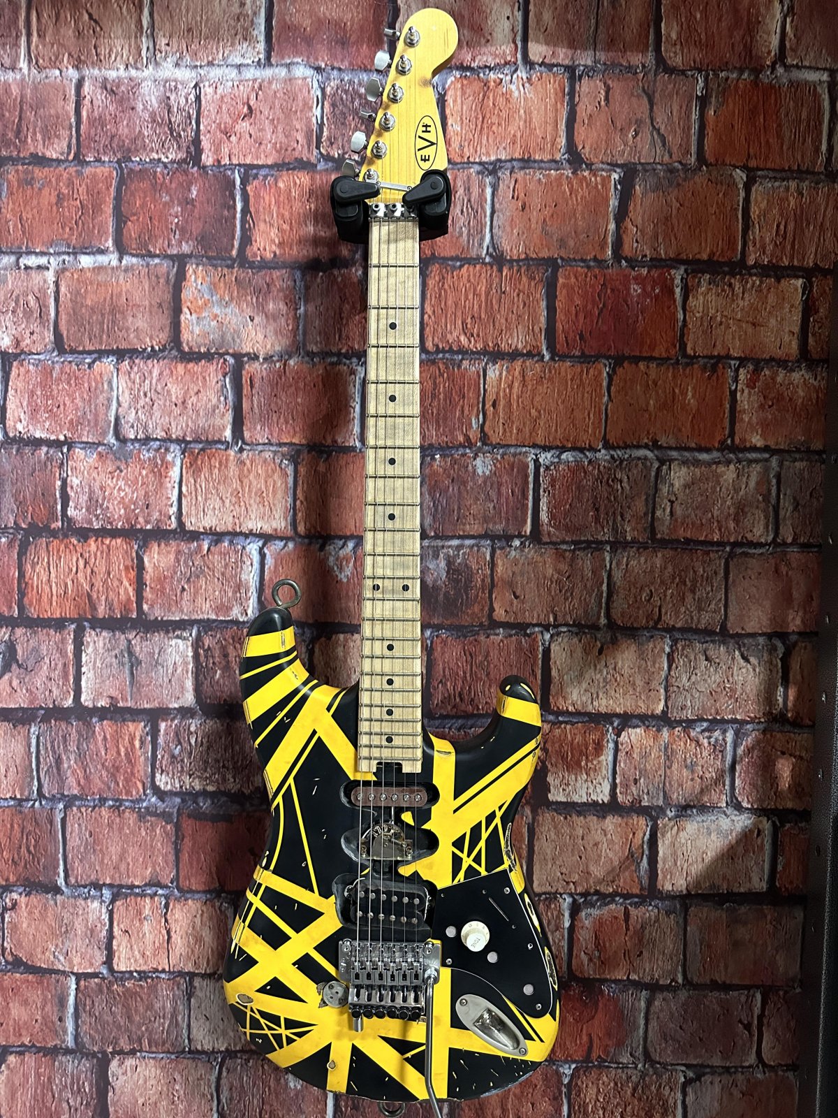 EVH Custom Shop Frankenstrat Bumblebee