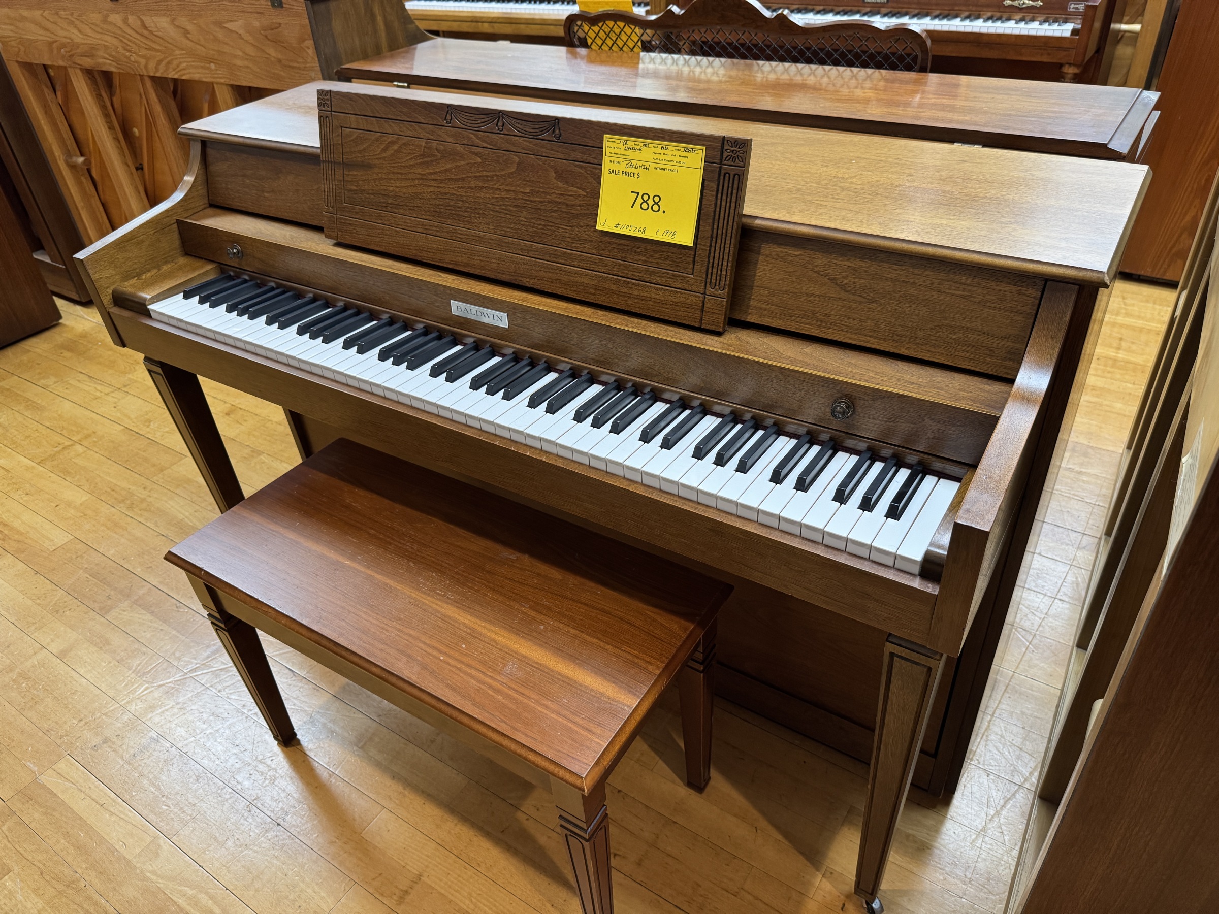 Used Baldwin Designer Spinet w/Bench 5268U