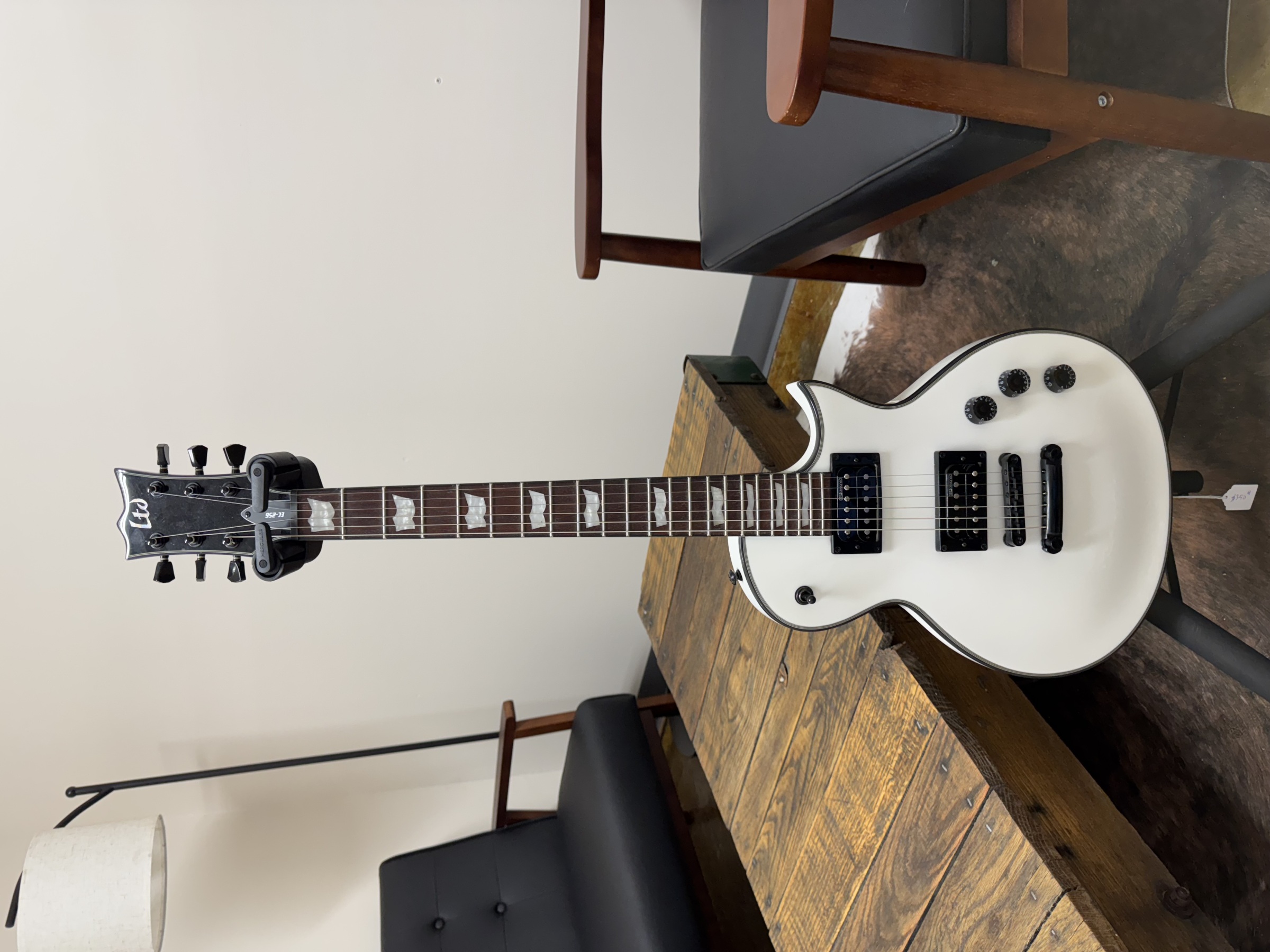 ESP LTD EC-256 - Snow White - Used