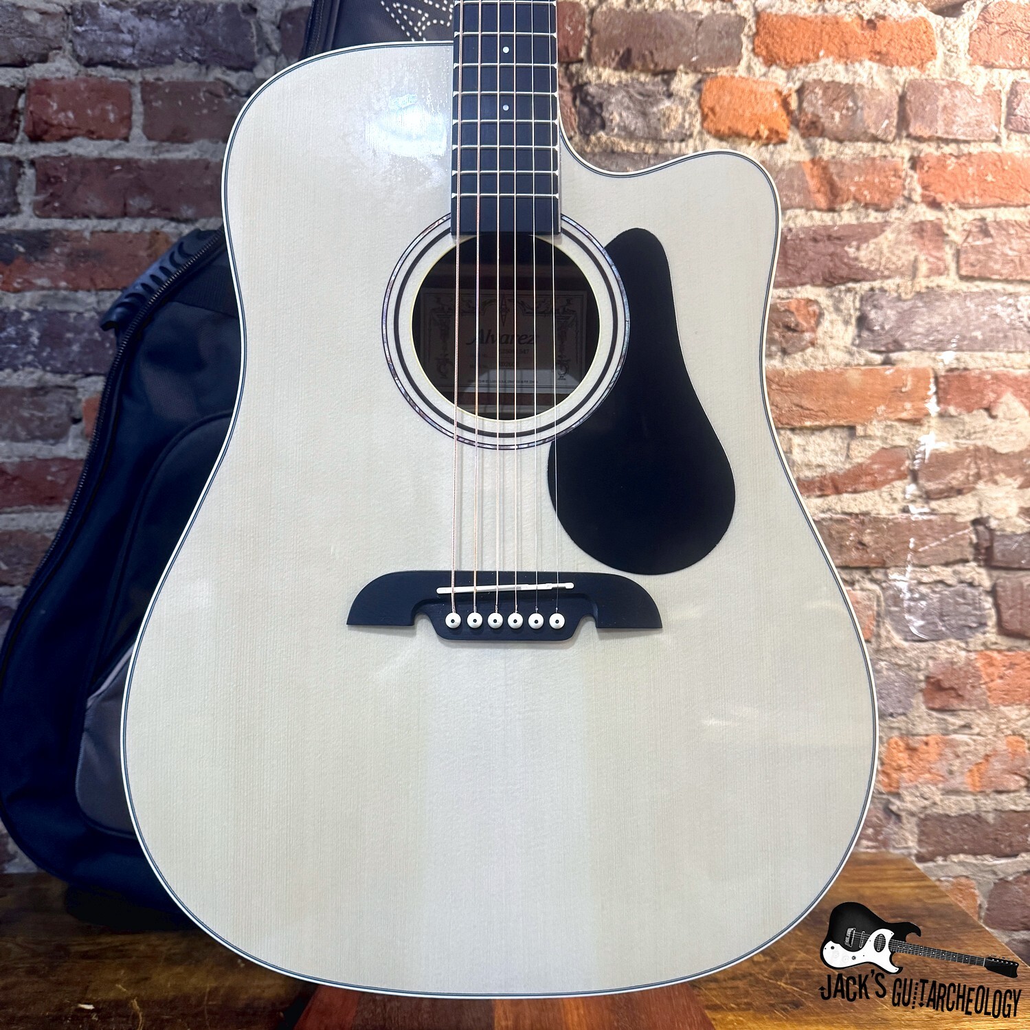 Alvarez Regent Dreadnought Acoustic Electric Guitar w/ Deluxe GB *NEW ...