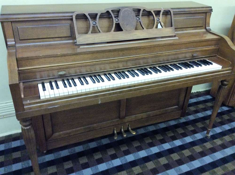 Used Everett 6023 Console Piano - 556023
