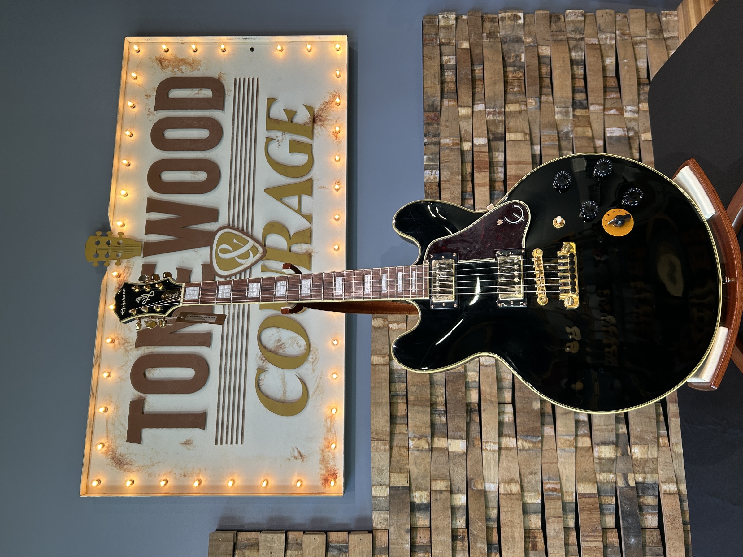 Epiphone Lucille With Case