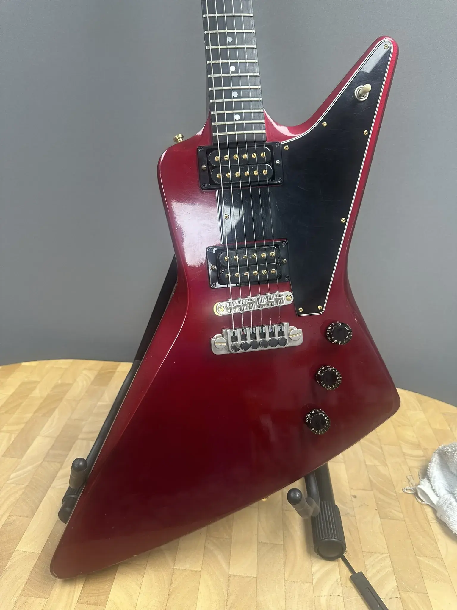 Gibson Explorer E2 1982