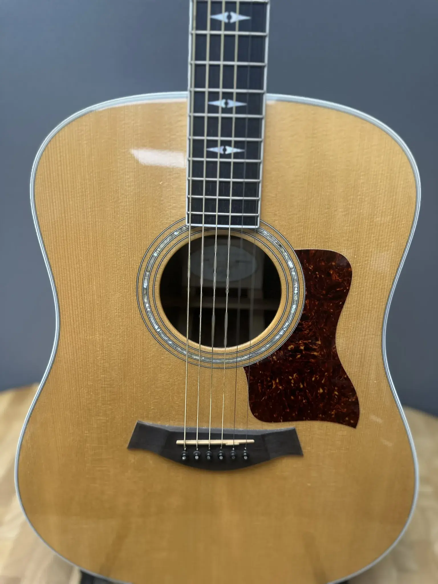 Taylor 810-Brazilian Natural Acoustic guitar