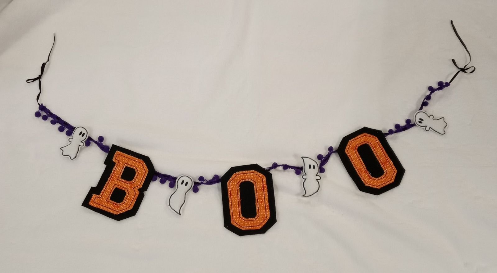 * WITCHES NIGHT OUT: BOO Garland