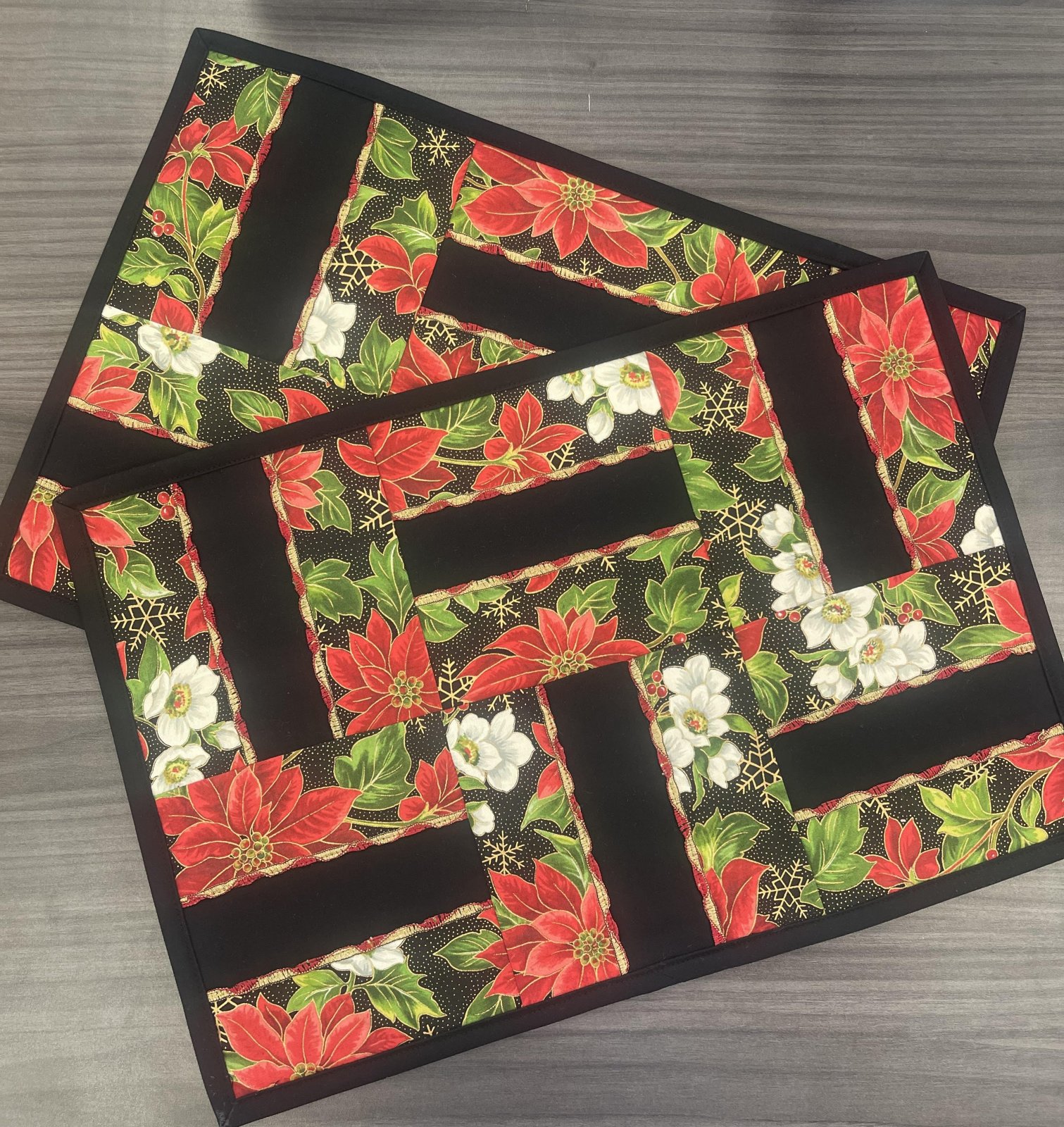 Serged Christmas Wave Placemats