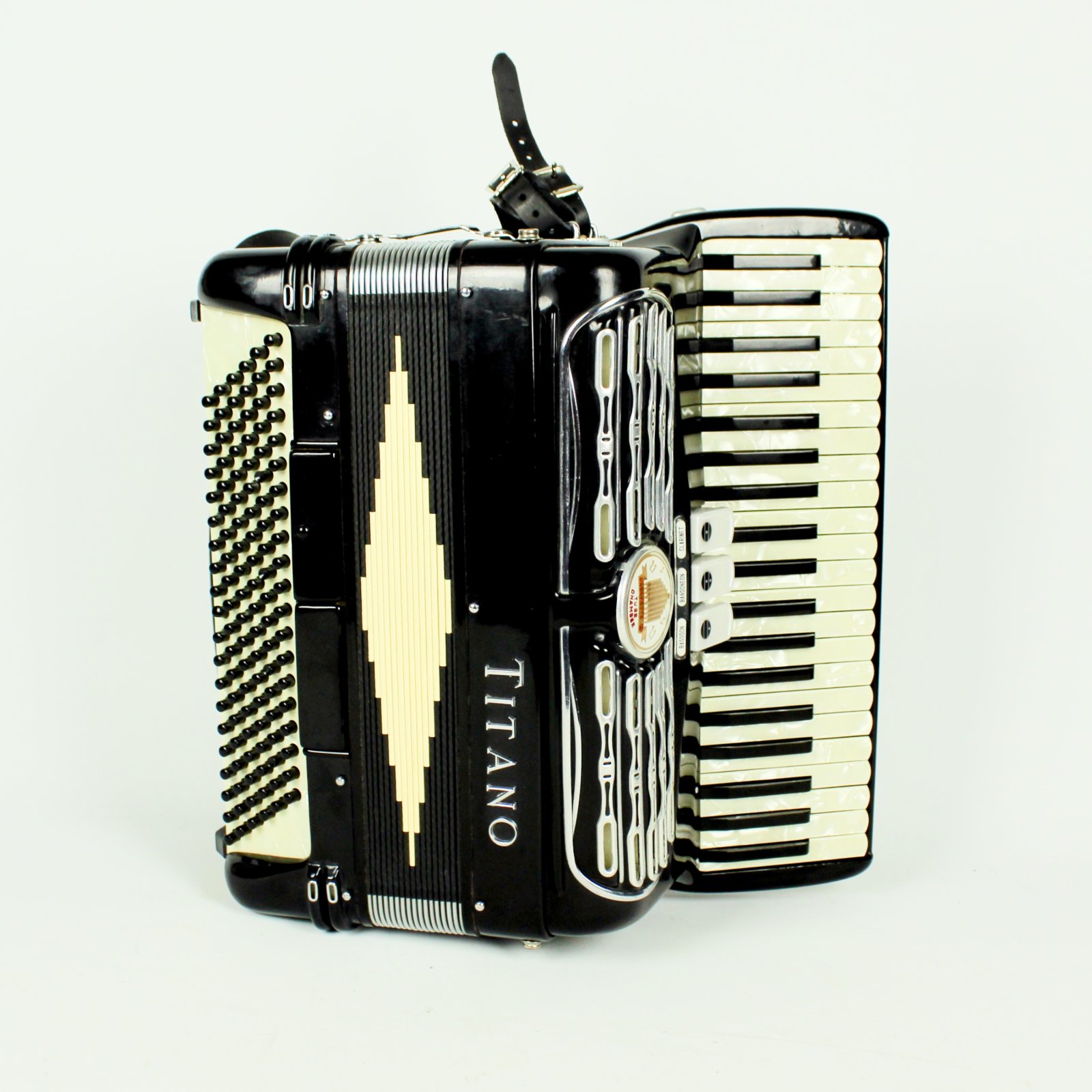Titano Ideal Tube Chamber Piano Accordion LM 41/120 w/ Case, Black (USED)