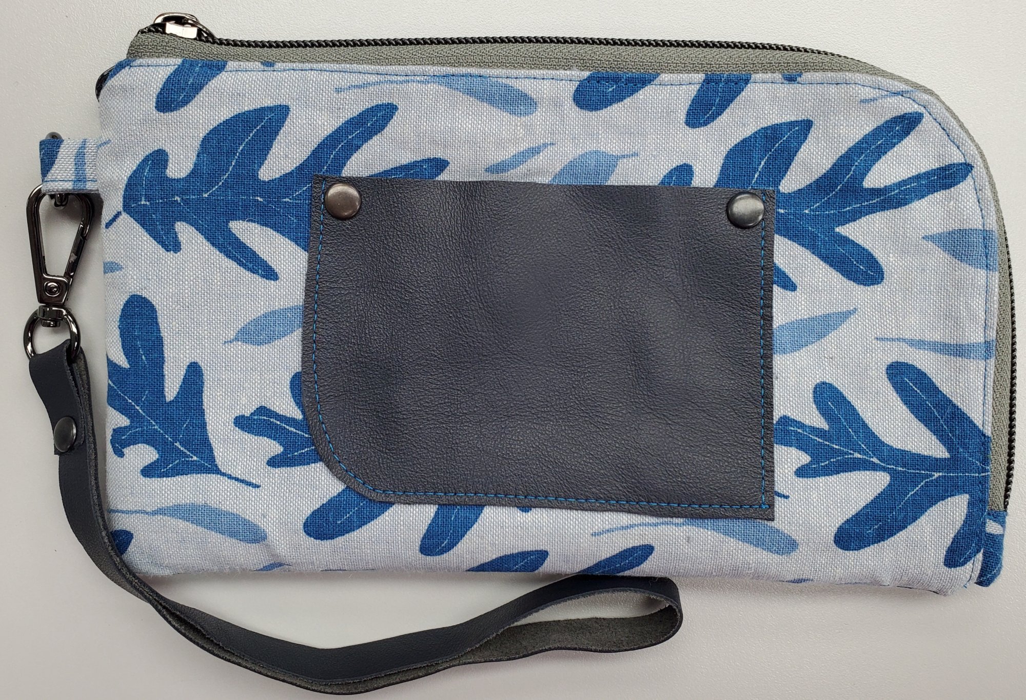 Bag of the Month :Yarrow Wristlet