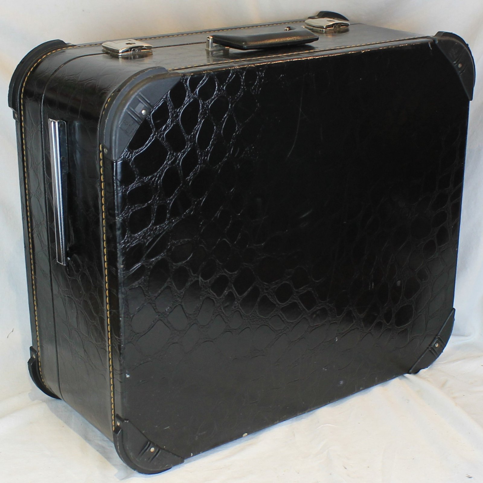 Black Italian Accordion Trolley Hard Case 22 x 18.50 x 10 (56cm x 47cm ...