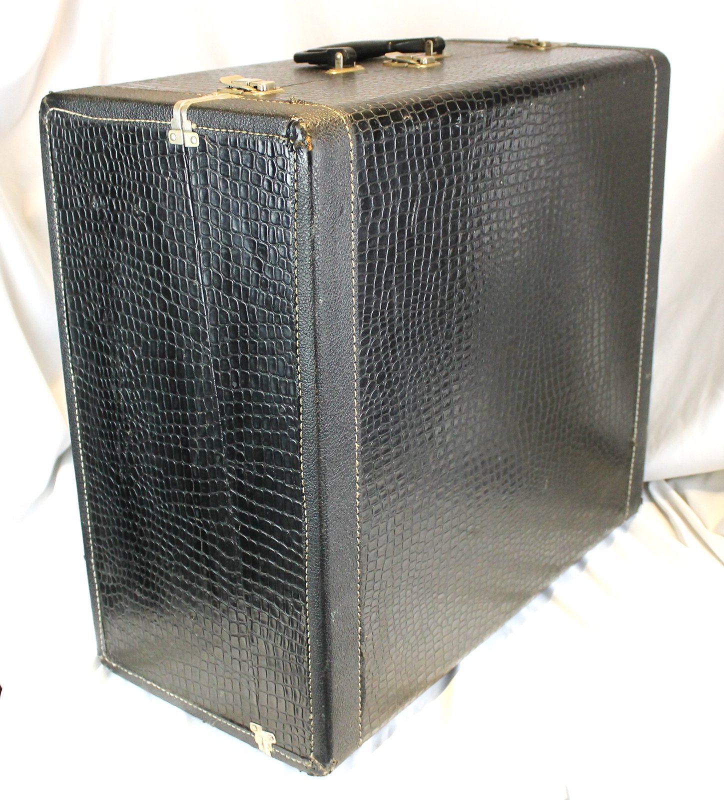 Black Snake Skin Italian Accordion Hard Case 22 x 20 x 10 (56cm x 51cm ...