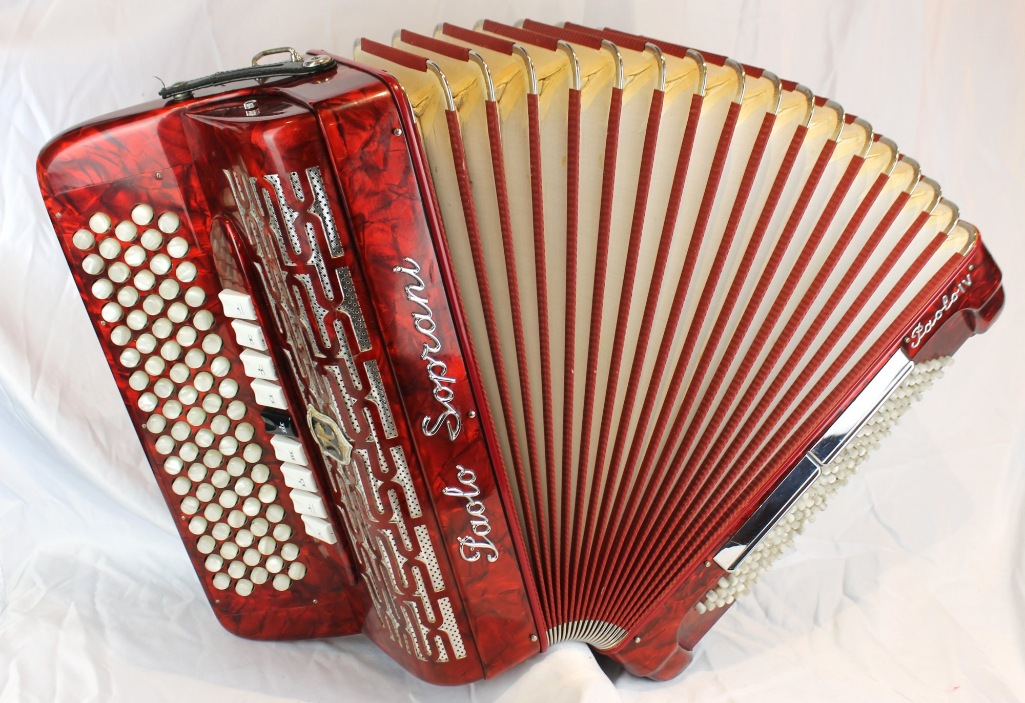 7522 - Red Currant Paolo Soprani IV Internazionale II Chromatic Button ...