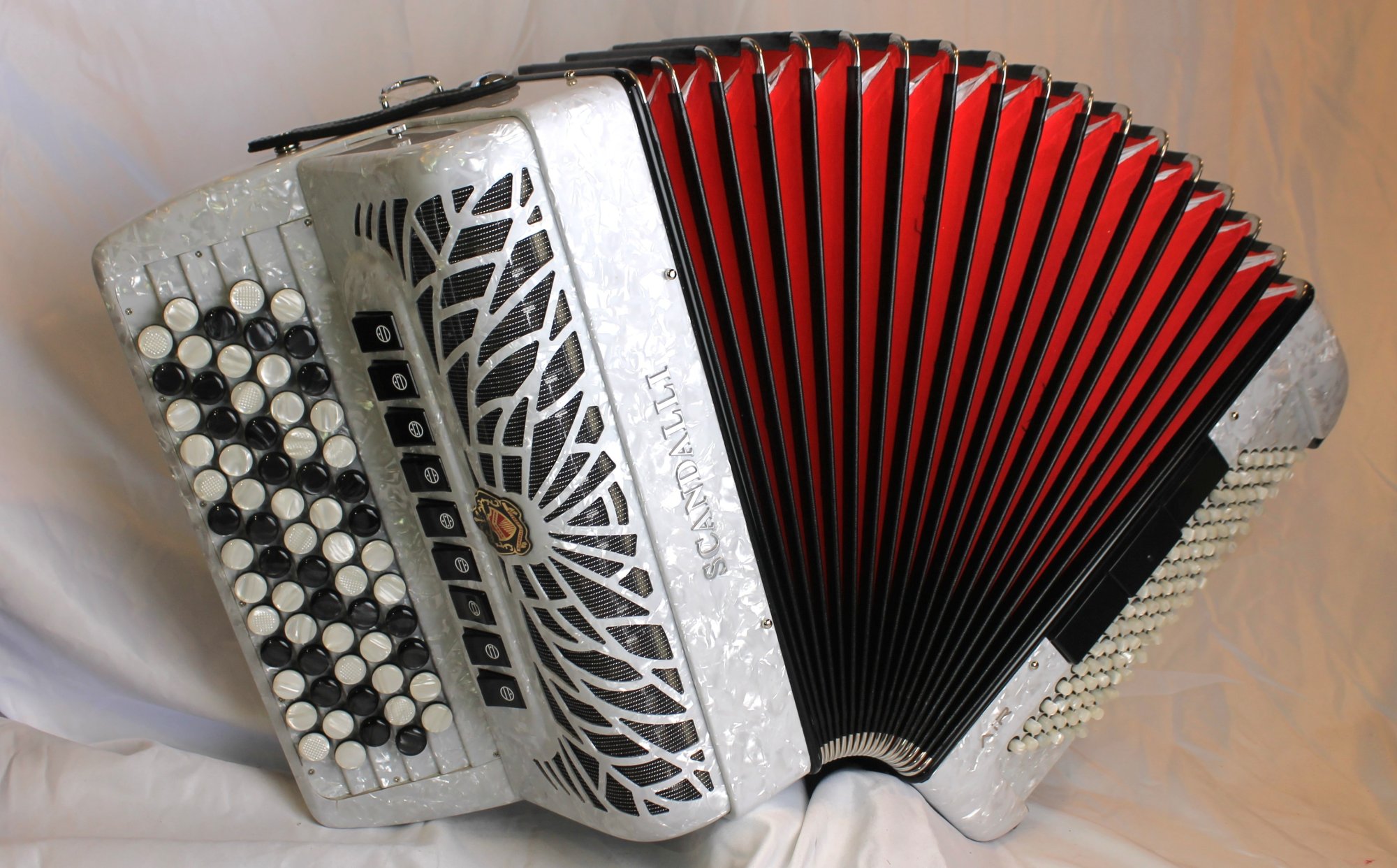 NEW White Scandalli Air Junior Chromatic Button Accordion B LMMH 67 96