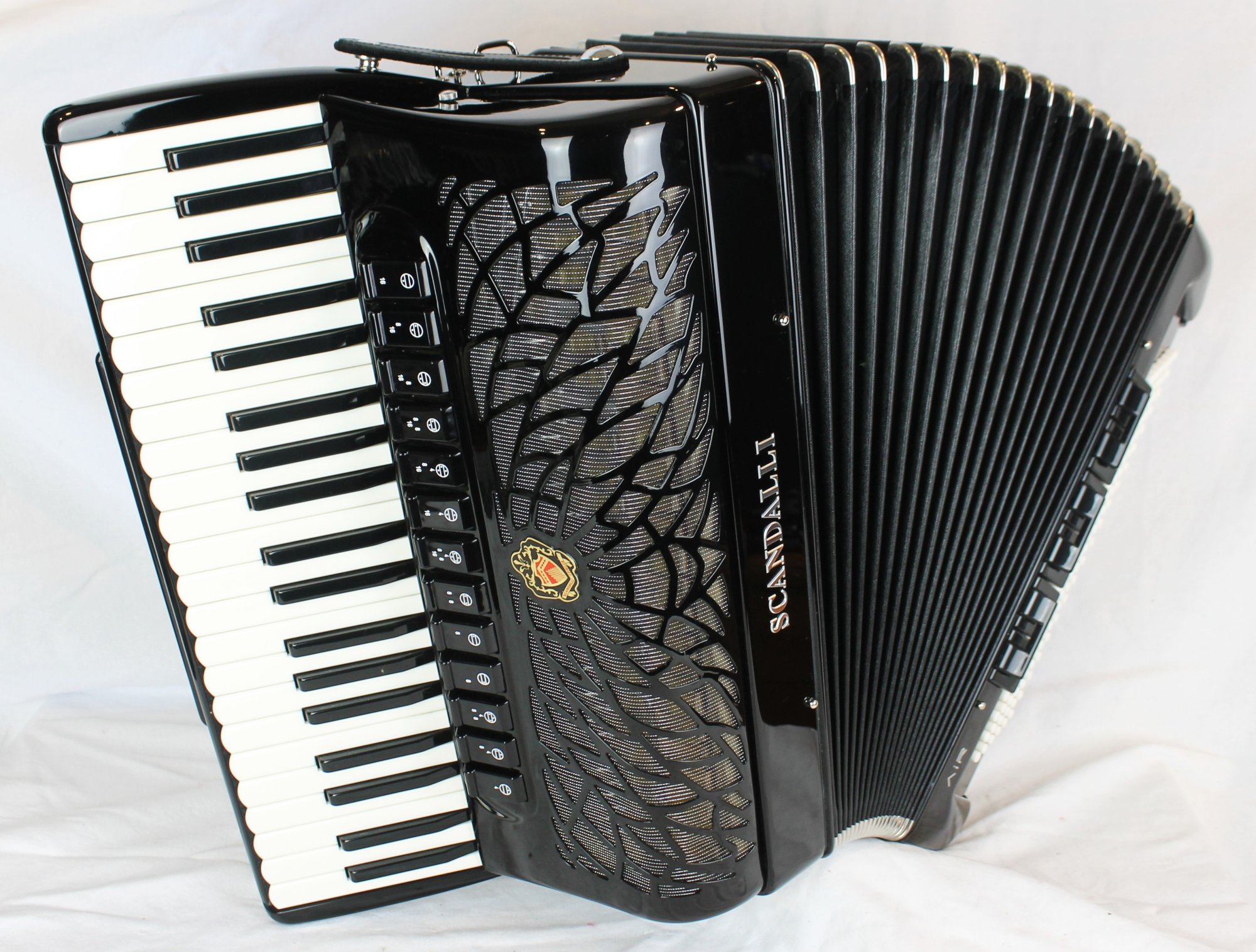 NEW Black Scandalli Air IV T Piano Accordion LMMH 41 120