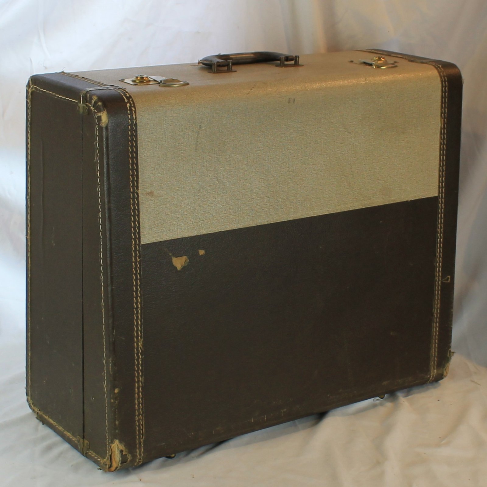 Caramel Cookie Excelsior Accordion Hard Case 22 x 18 x 10 (55.75cm x 45 ...