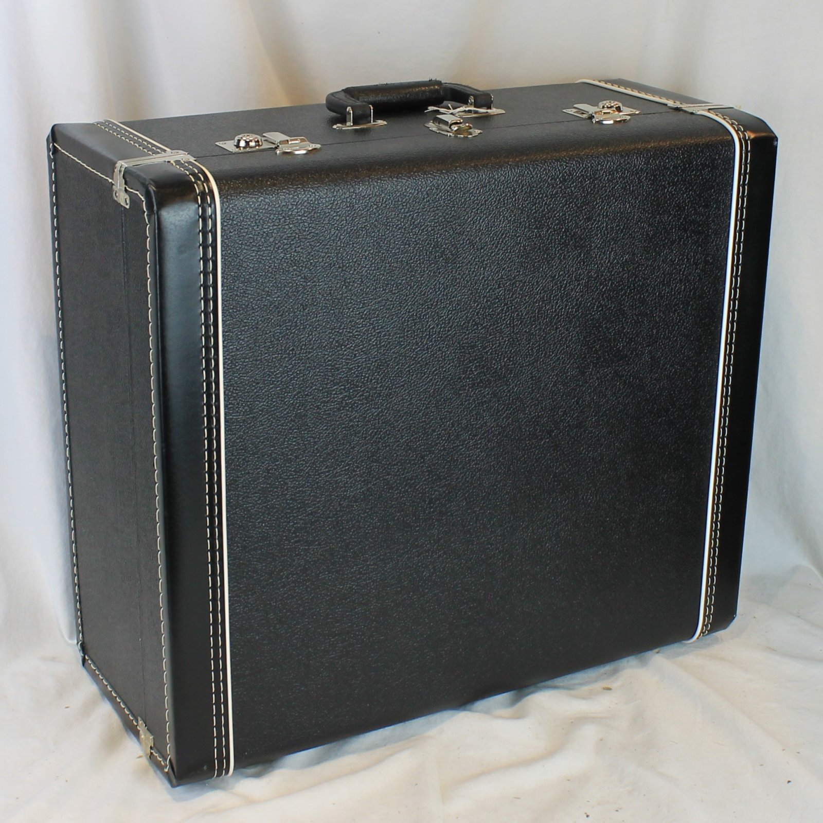 Black Italian Accordion Hard Case 20.25 x 17.50 x 9.50 (51.45cm x 44 ...