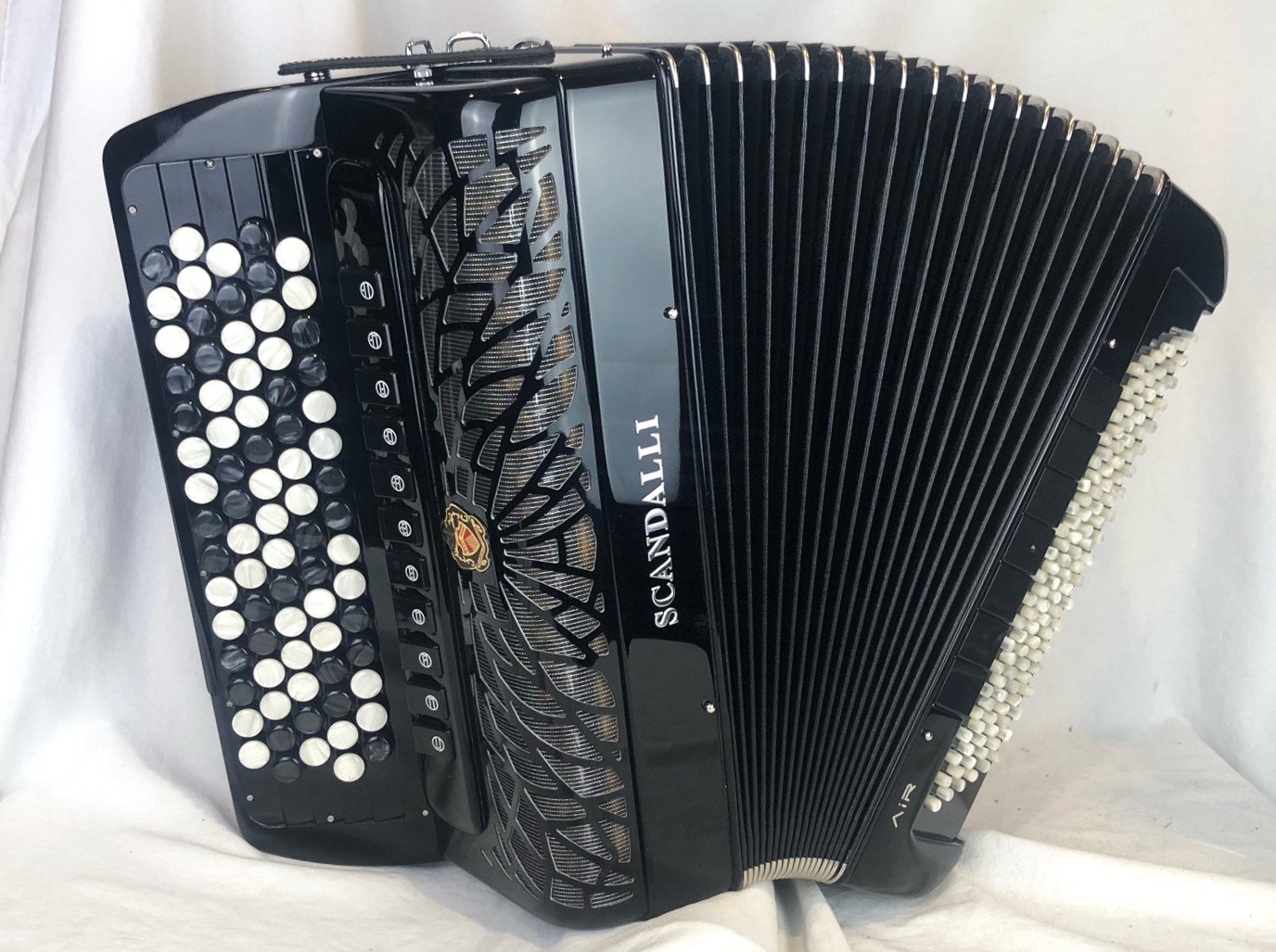 NEW Black Scandalli Air IC Chromatic Button Accordion C LMMM 77 120