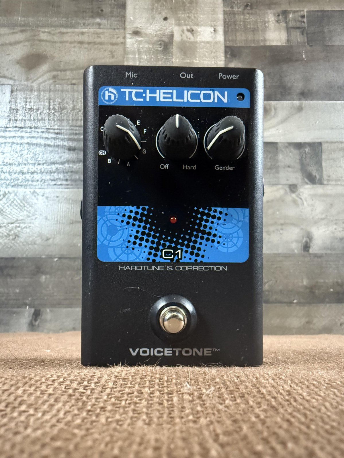 TC Helicon C1 Voicetone Hardtune & Correction - 052520320022