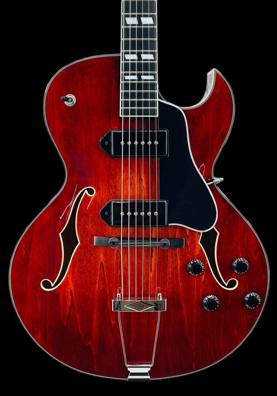 Eastman AR372CE-P90 Tonerider with P90 Pickups and a Hard Shell Case