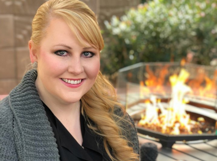 Sarah Wharton- Splashes Onto The Indie Dyer Scene - 10/1/2018